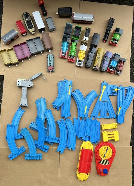 TOMY TRACKMASTER THOMAS the Tank Engine Train Figures Track Large ...