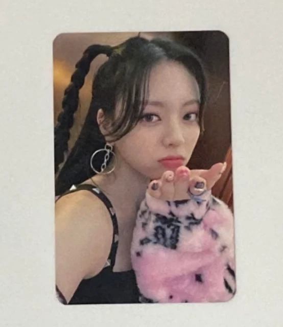 ITZY YUNA CRAZY In Love Busan Limited Photocard PC Kpop Tradingcard W 