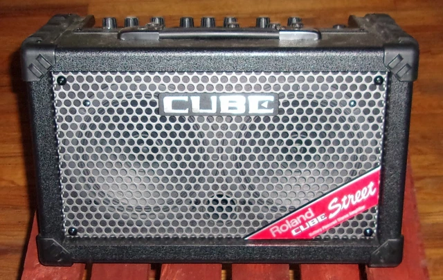 ROLAND CUBE STREET Street 4-Channel 5-Watt Battery Powered Amplifier ...