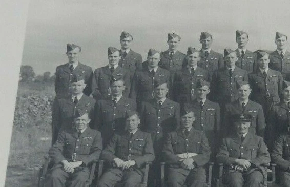 RAF CREDENHILL ? VIVIANS OF HEREFORD NAMED PORTRAIT OF PILOTS 1944 ...
