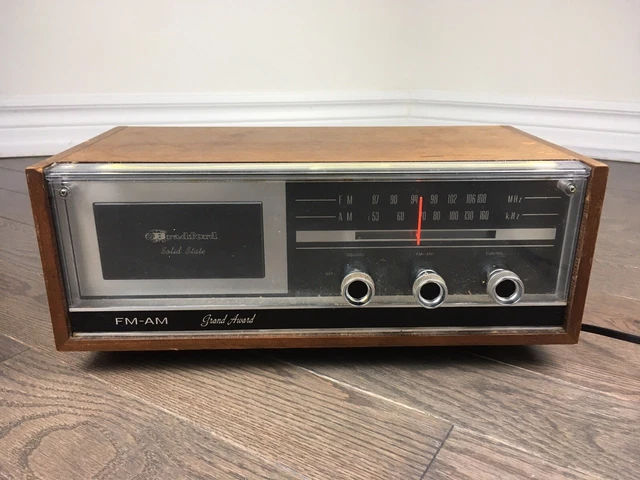 BRADFORD MODEL 2704C39 Grand Reward FM/AM Solid State Table Radio Wood ...