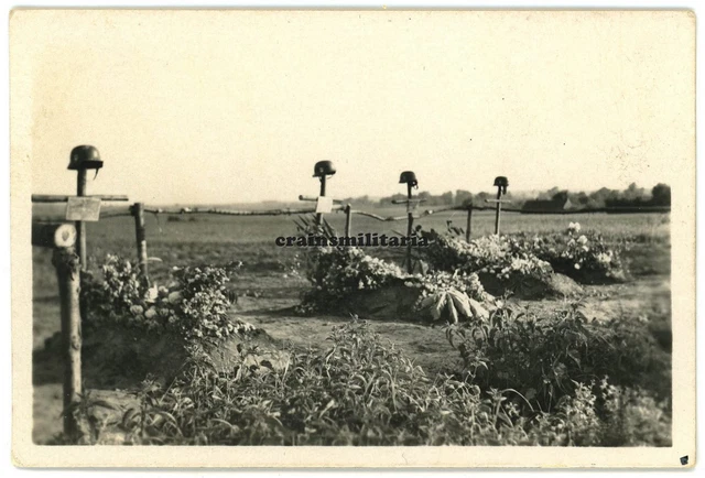 ORIG. FOTO GRAB ^^ Soldaten mit Stahlhelm in Frankreich 1940 EUR 16,99 ...