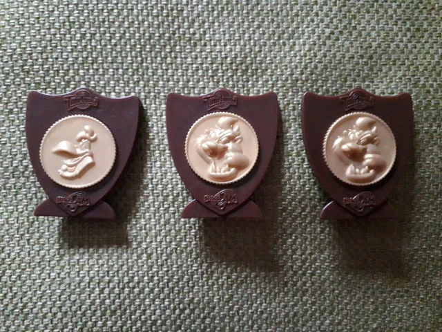 KELLOGGS FROSTIES CEREAL Toy 1996 Space Jam Plastic Trophy Bundle £5.00 ...