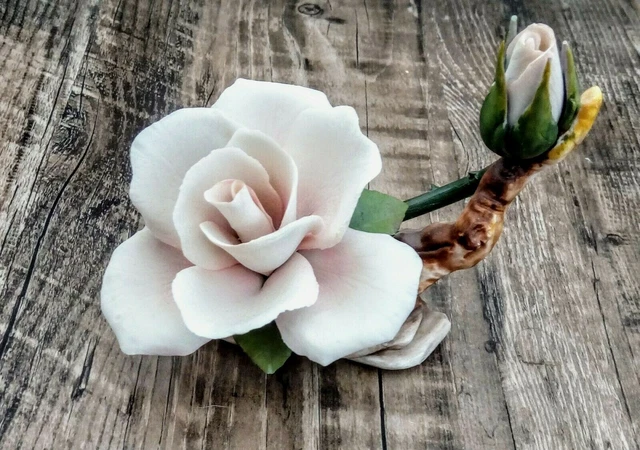 VTG NAPOLEON CAPODIMONTE Porcelain rose & rosebud sculpture Italy pale ...