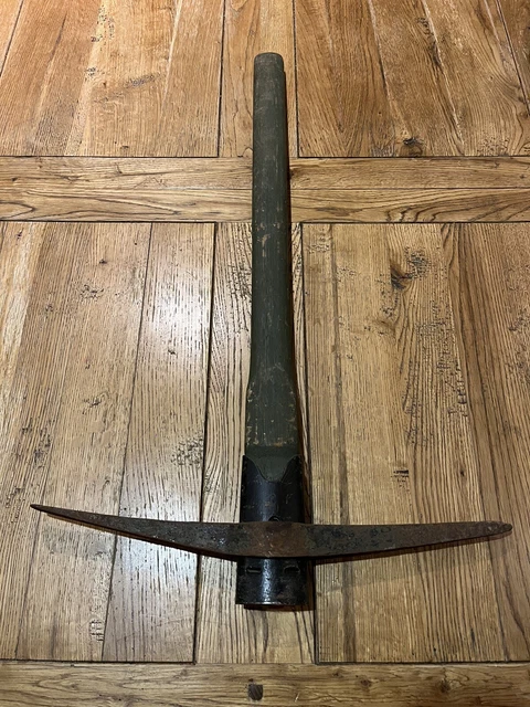 EX MOD /|\ Vintage British Military Short 26” Inch Infantry Pick Axe £ ...