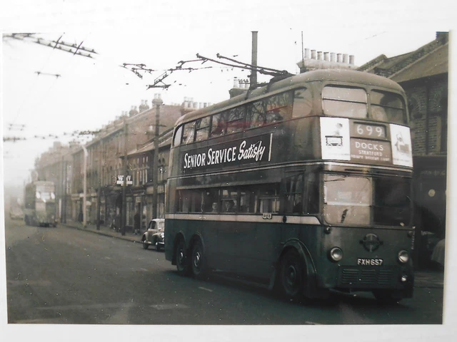 LONDON TRANSPORT TROLLEYBUS - 1657 (Fxh 657) - On Route 699 To Docks £0 ...