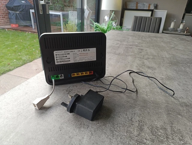 TECHNICOLOR DGA4134NLK WLAN 6 Router - mit Netzkabel L2 EUR 21,83 ...