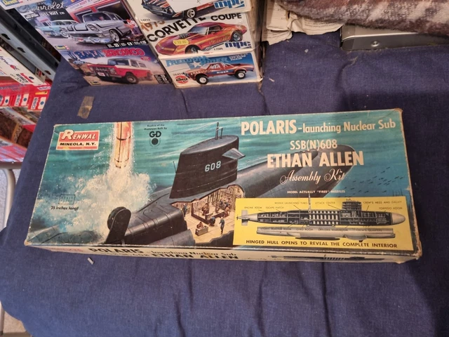 RENWAL 1963 1:200 US Navy Submarine USS Ethan Allen Show Off Kit Revell ...