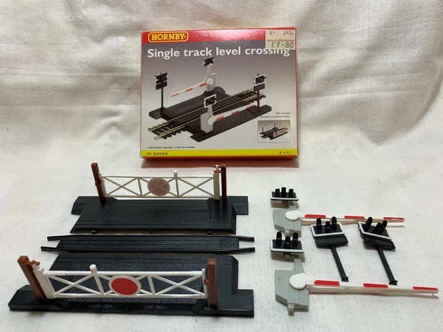HORNBY SINGLE TRACK Level Crossing, OO Gauge, R645, Boxed in Excellent ...