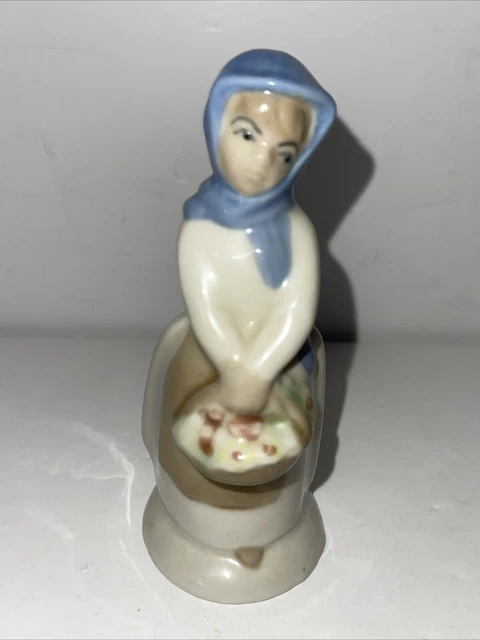 BEAUTIFUL VINTAGE LADY With Possy Basket Figurine Ornament Made In ...