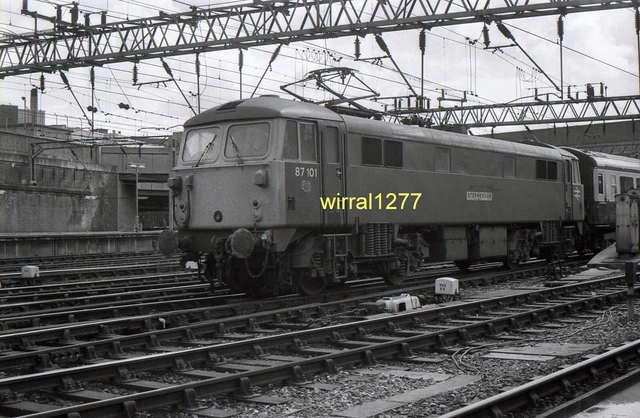 ORIGINAL RAILWAY NEGATIVE Class 87 87101 leaving London Euston 2negs £3 ...