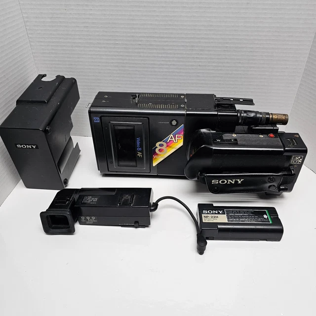 VINTAGE SONY CCD-V8AF 8mm Video 8 Video Camera Recorder AS IS $15.00 ...