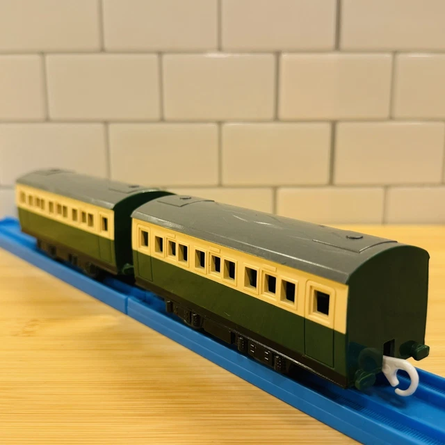 THOMAS & FRIENDS - TOMY/ TRACKMASTER GORDON’S GREEN EXPRESS COACH X2 ...