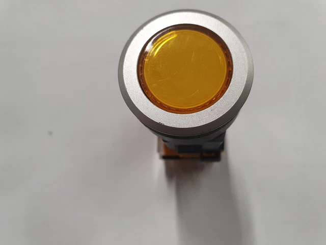 YELLOW OPEN CLOSE Switch Coach Bus Lorry Trailer Plaxton Vanhool ADL £ ...