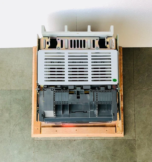 ABB SACE EMAX 2 E2.2C ACB Air Circuit Breaker 2500A 3P Ekip Dsip LSIG W ...