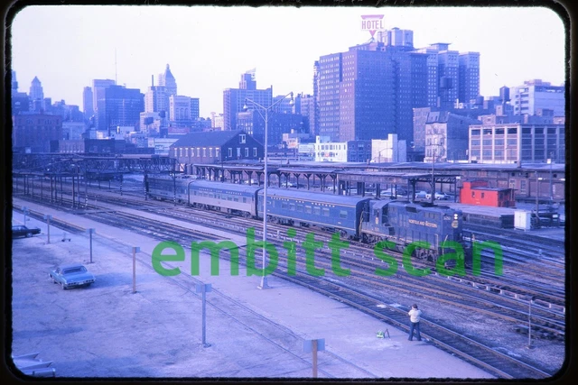 ORIGINAL SLIDE, N&W Norfolk & Western EMD GP9 #520 train de voyageurs ...