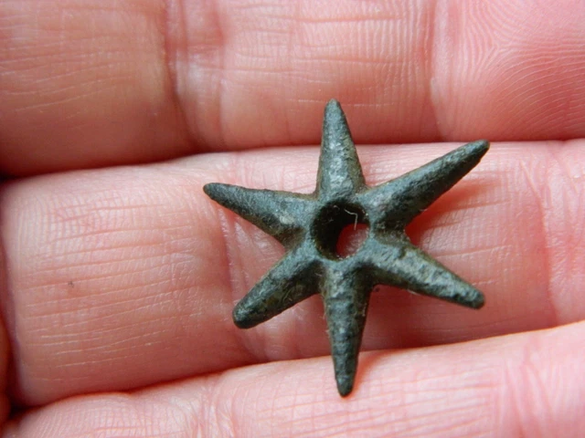 UN RESEARCHED MEDIEVAL bronze six pointed spur rowel Metal detecting ...