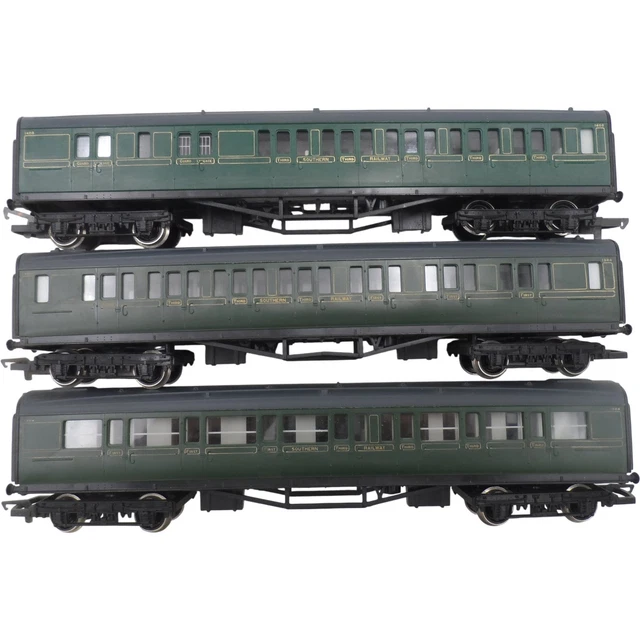 SOUTHERN RAILWAY MODEL Coaches Set OO Gauge Used £15.00 - PicClick UK