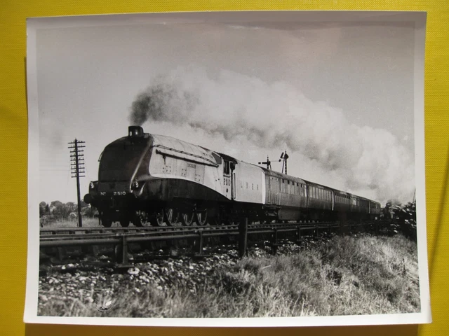 RAILWAY PHOTOGRAPH LNER A4 Class 2510 Quicksilver London North Eastern ...
