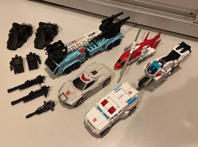 TRANSFORMERS GENERATIONS COMBINER Wars Defensor & Upgrade Kit G1 ...