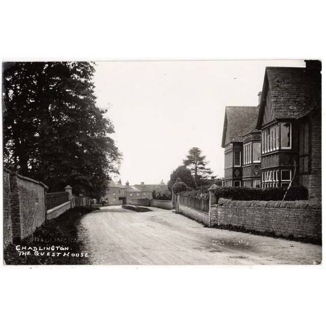 CHADLINGTON THE GUEST House, Oxfordshire RP Postcard by Packer, Unused ...