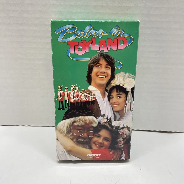 BABES IN TOYLAND (VHS, 1991) Drew Barrymore, Keanu Reeves, Pat Morita £ ...