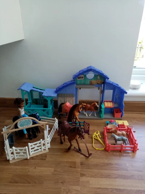 DREAMWORKS SPIRIT RIDING Free Barn & Stable Playset, Spirit Horse ...