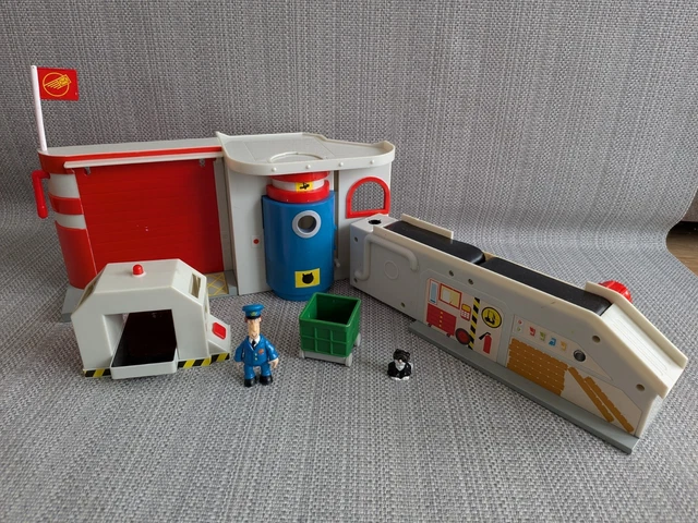 POSTMAN PAT BUNDLE Deluxe SDS Sorting Office Playset + Conveyor Belt ...