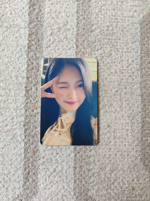 LOONA HYUNJIN LIGHTSTICK Pre Order Photocard Official Kpop £17.45 ...