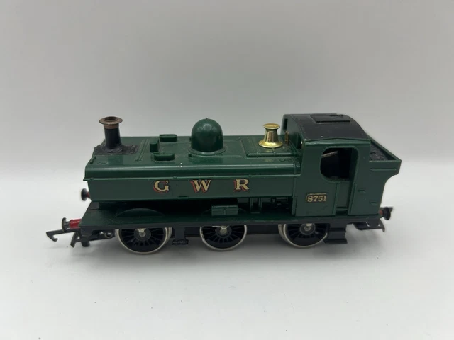 TRI-ANG HORNBY R051 GWR Pannier tank loco in GWR Green 8751 DCC Fitted ...