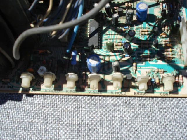 WELLS-GARDNER 19 INCH Monitor Board K7000 Series Tested Working/Good ...