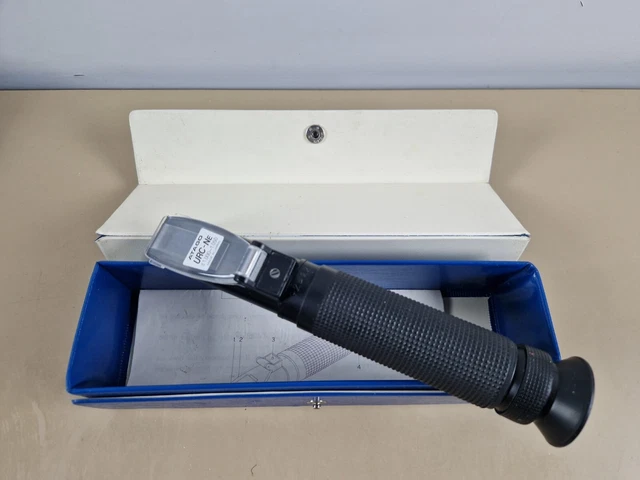 REFRACTOMETER ATAGO URC-NE d 1.000-1.050 urine specific gravity £149.00 ...