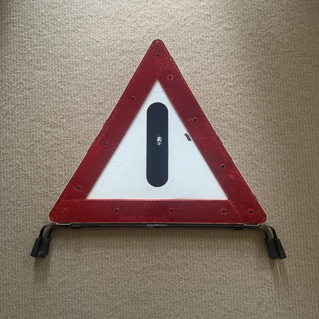 VINTAGE MERCEDES BENZ WARNING TRIANGLE EURO W123 W126 W201 W124 ETC ...