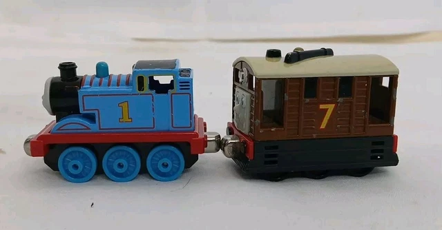 THOMAS THE TANK Engine Train And Trailer 1,7 By Mattel 2012 Die Cast £ ...