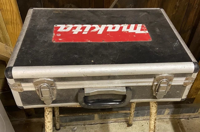 MAKITA DTW251 18V Cordless Impact Wrench in case, accessories ...