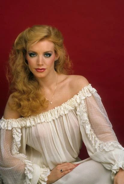 MODEL SHANNON TWEED poses for a portrait in c1985 in LA Old Photo 5 £5. ...