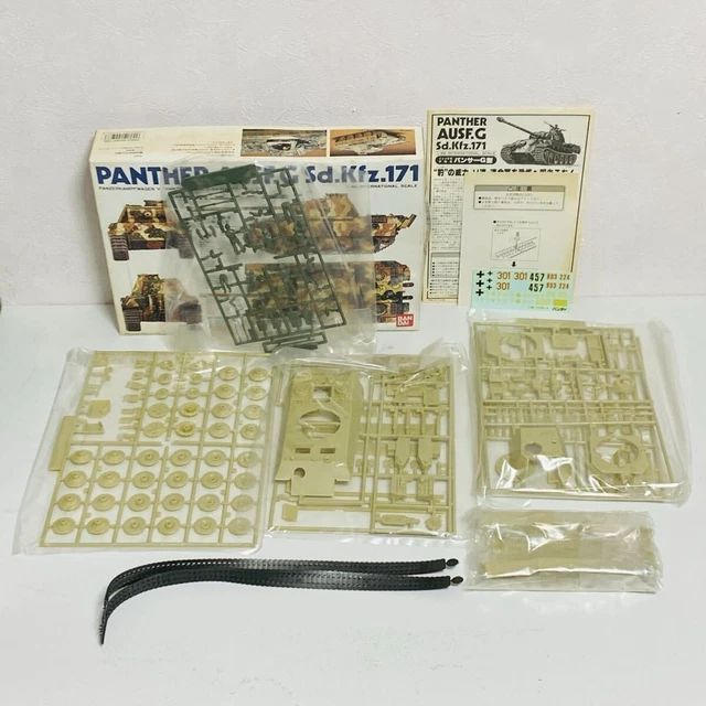 BANDAI 1/48 PANZER V Panther G, Panzer VI Königstiger und Hanomag ...