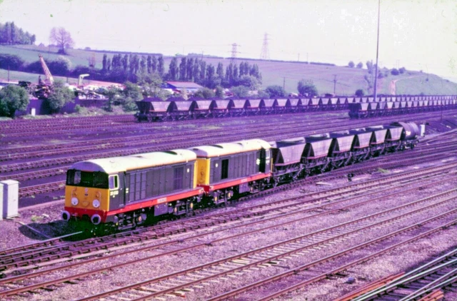 35MM ORIGINAL SLIDE DIESEL CLASS 20 030 +054 GREEN LIVERY COAL TRAIN ...