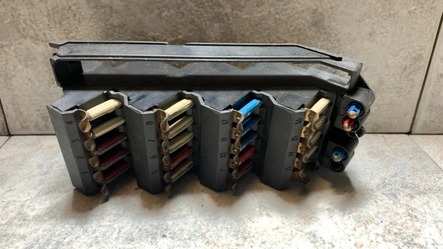 ORIGINAL MERCEDES BENZ W124 S124 Fuse Box A1245401250 De £27.17 ...