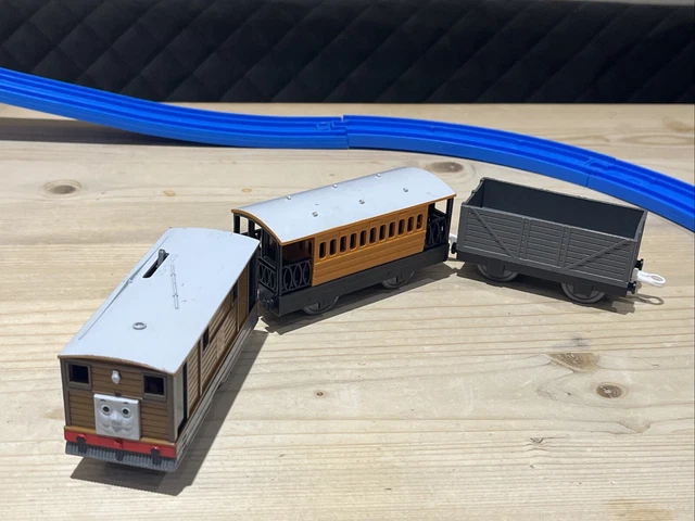 THOMAS TRACKMASTER TOBY battery train £8.00 - PicClick UK