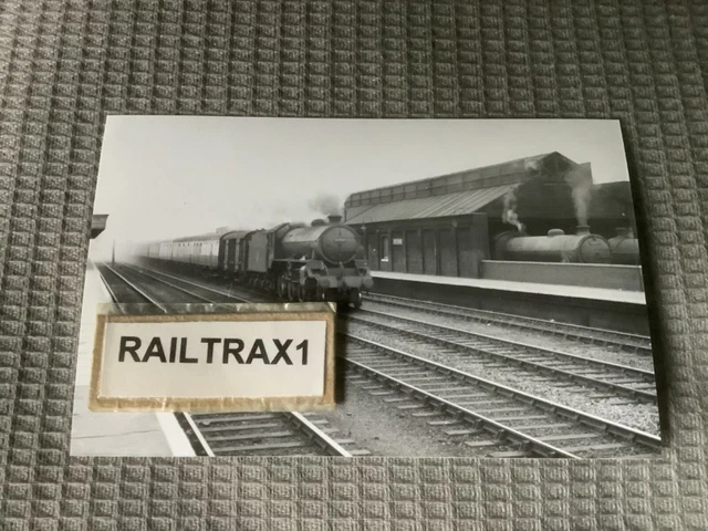 RAILWAY STEAM PHOTOGRAPH - 61409 & 61093 AT HITCHIN STATION & SHED ...