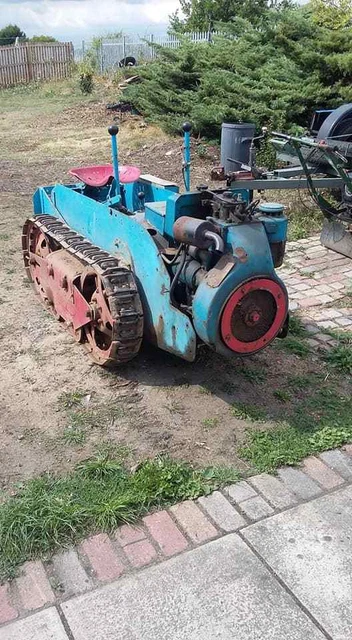 RANSOMES MG6 CRAWLER vintage tractor with electric start diesel engine ...
