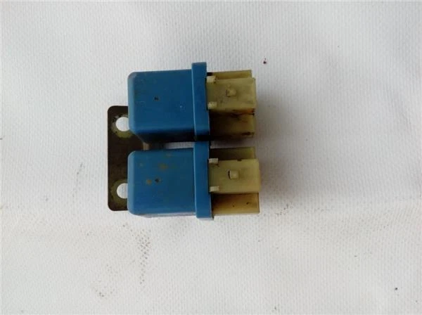 BOITIER FUSIBLES DIVERS RELAIS Nissan 2523079971 EUR 54,99 - PicClick FR