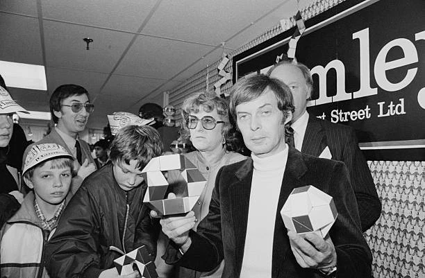 HUNGARIAN ARCHITECT & Inventor Of The Rubiks Cube Erno Rubik 1981 OLD ...