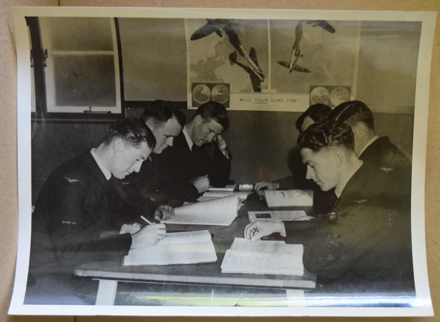 2. WELTKRIEG ORIGINAL Pressefoto RAAF Kampfpilot Keith Fitton im ...