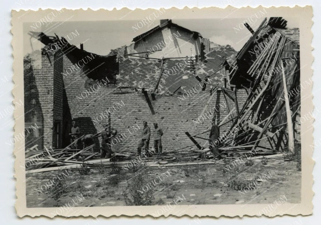 FOTO BEVERLOO BEVERLO Belgien Zerstörungen Bombardement Wehrmacht ...