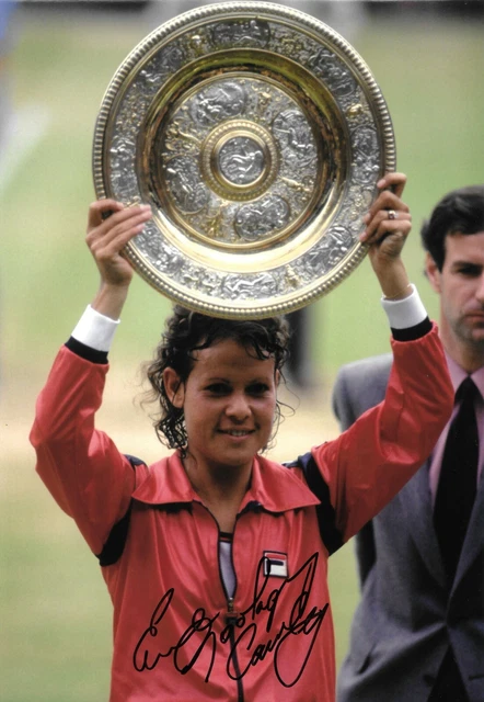 EVONNE GOOLAGONG HOLDS the wimbledon trophy 1980 signed 12x8 photo £52. ...