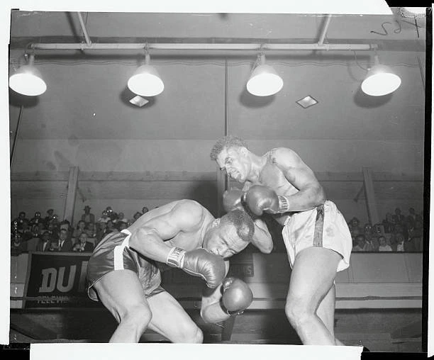 ARCHIE MCBRIDE BOXING Against Tommy Jackson 1955 Old Boxing Photo EUR 6 ...