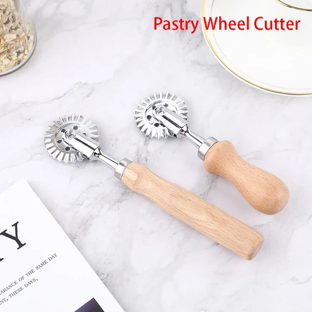 PASTRY WHEEL CUTTER Pastry Cutting Wheel With Wooden Handle Dough Cutting Rol-kr £6.17 - PicClick UK