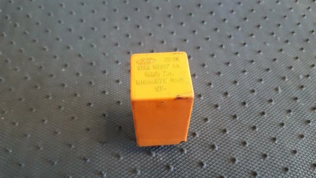 92AG14K087AA RELAIS C8F6A for Ford Escort 1998 FRF270238-91 EUR 7,00 ...